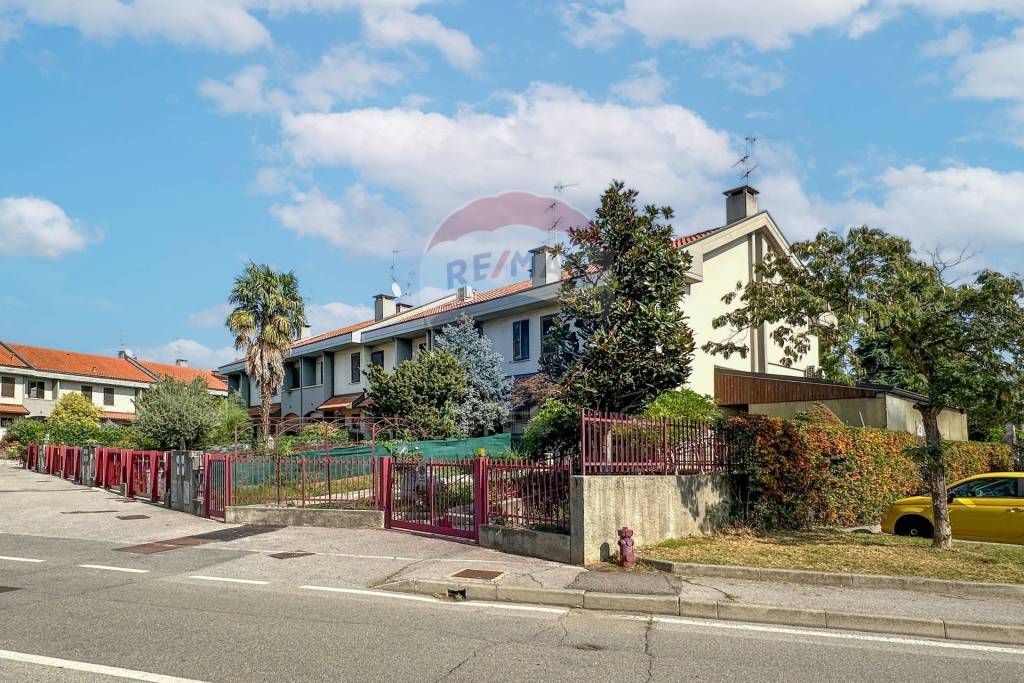 Villa a Schiera in vendita ad Agrate Brianza via Galileo Galilei, 37