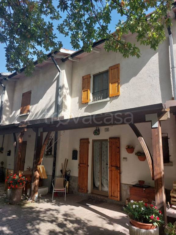 Villa a Schiera in in vendita da privato a Ventasso via Nazionale Nord, 14