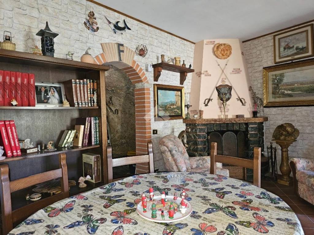 Casa Indipendente in vendita a Fiuggi via s. Francesco, 6