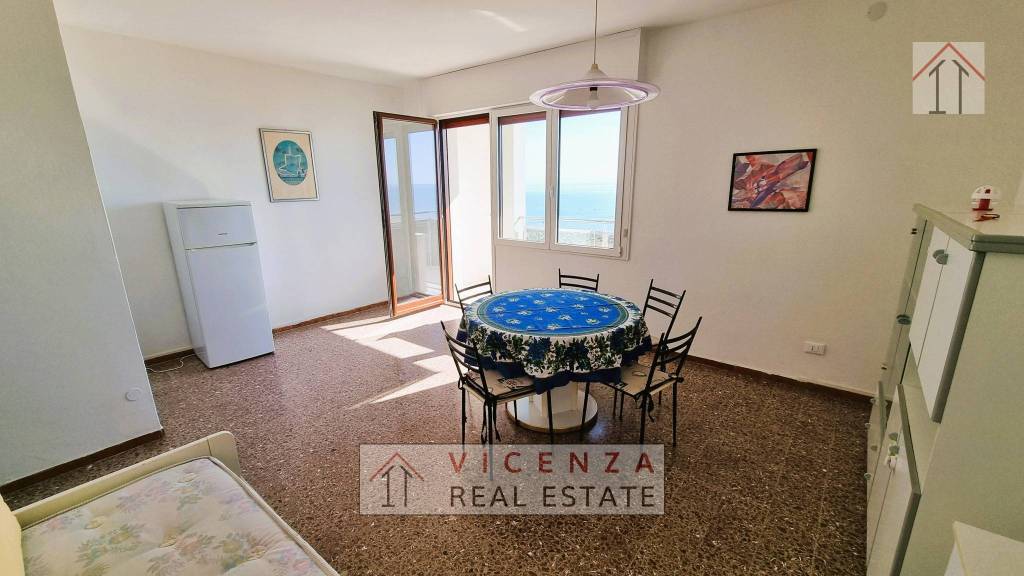 Appartamento in vendita a Lignano Sabbiadoro via Lungomare Trieste, 108