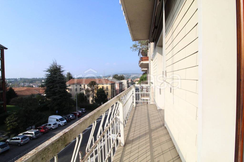 Appartamento in vendita a Cantù via Vittorio Vergani