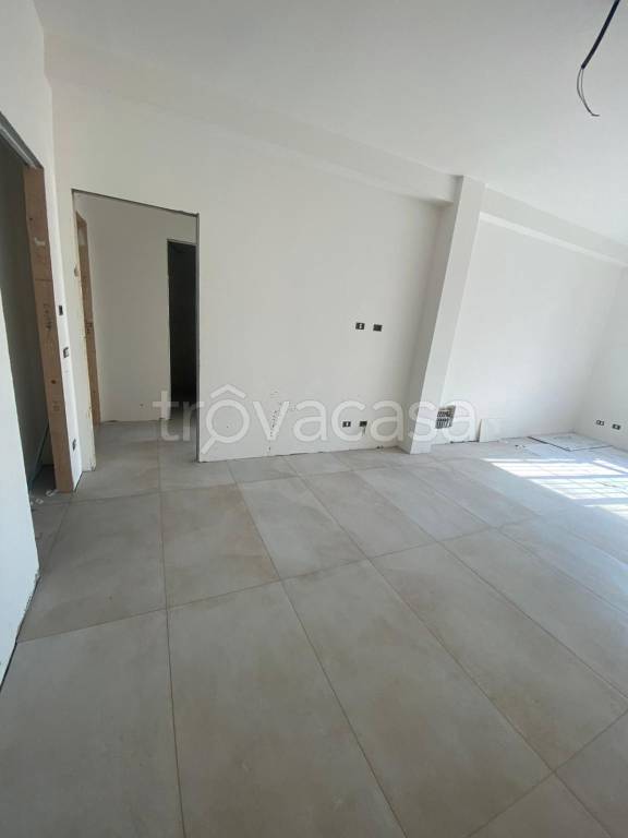 Appartamento in vendita ad Aprilia via degli Aranci