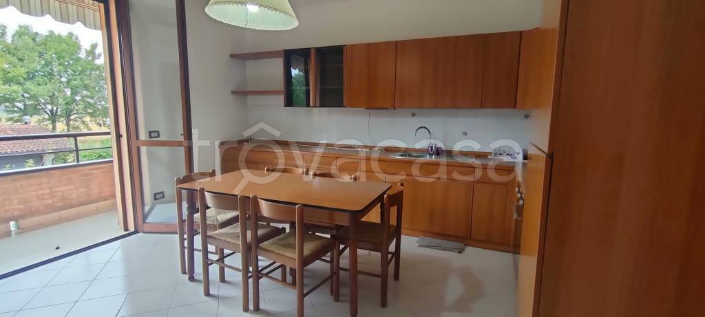 Appartamento in vendita a Quattro Castella via Francesco Petrarca