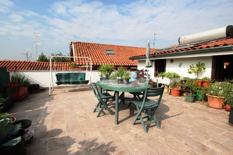 Casa Indipendente in vendita ad Agrate Brianza via Alcide De Gasperi