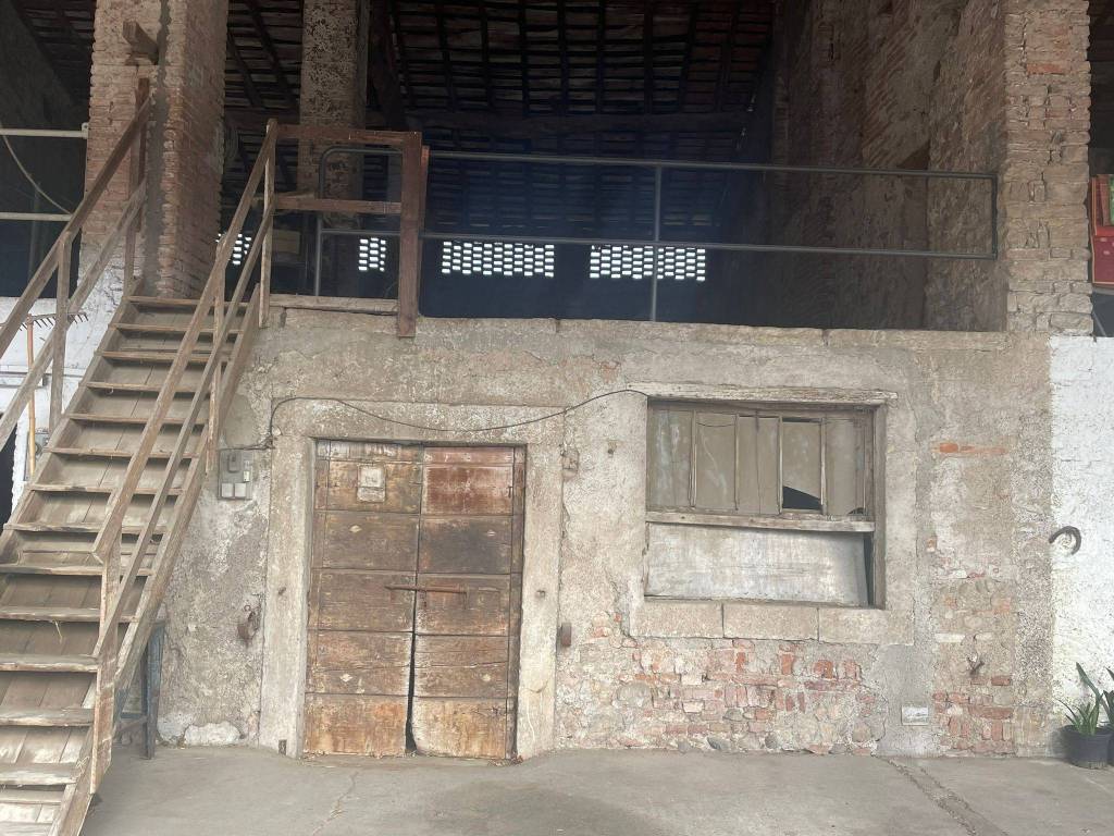 Rustico in vendita a Brescia via Finiletto