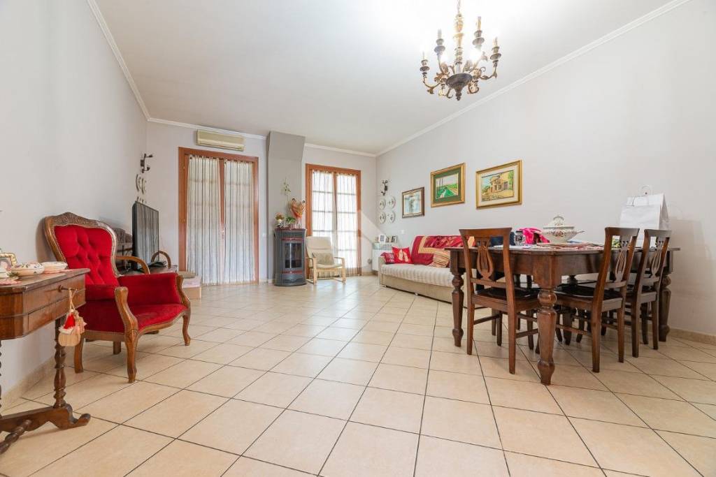 Appartamento in vendita a Spino d'Adda via brodolini, 13