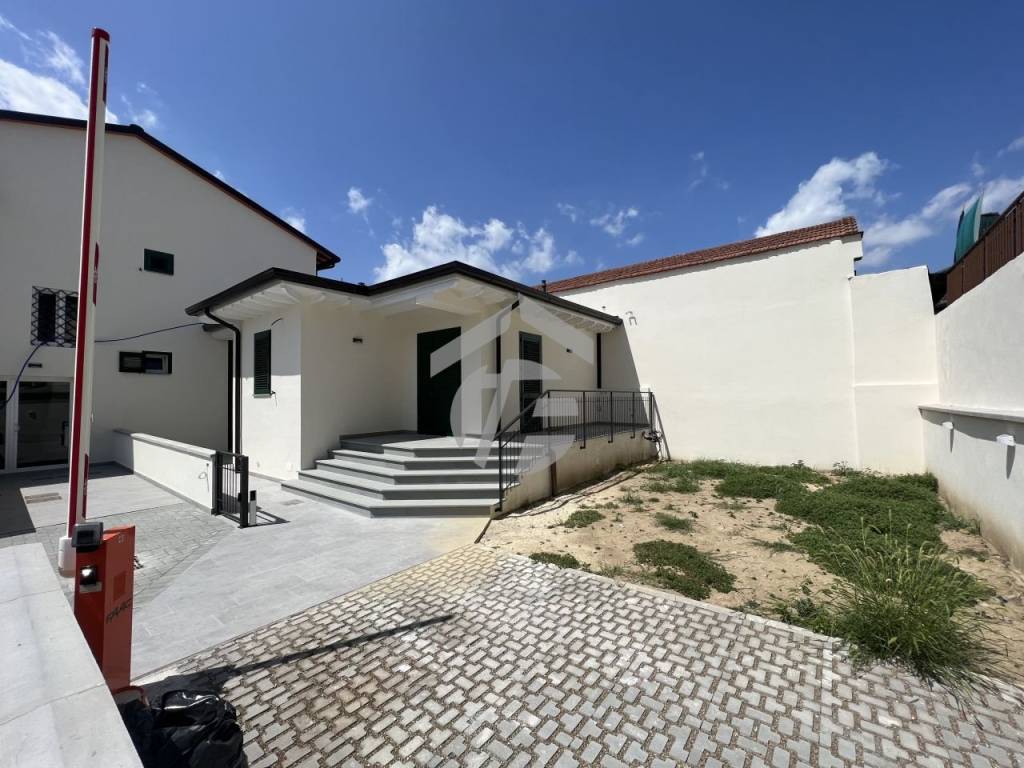 Casa Indipendente in vendita a Campi Bisenzio via Bruno Buozzi, 189