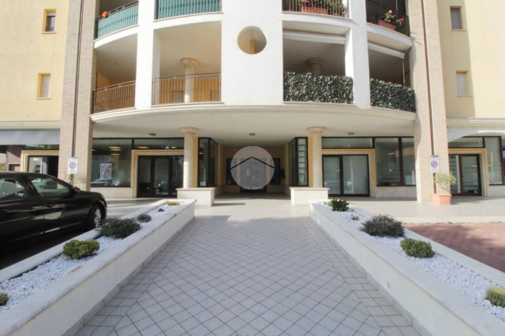 Appartamento in vendita ad Alba Adriatica via Giuseppe Mazzini, 133