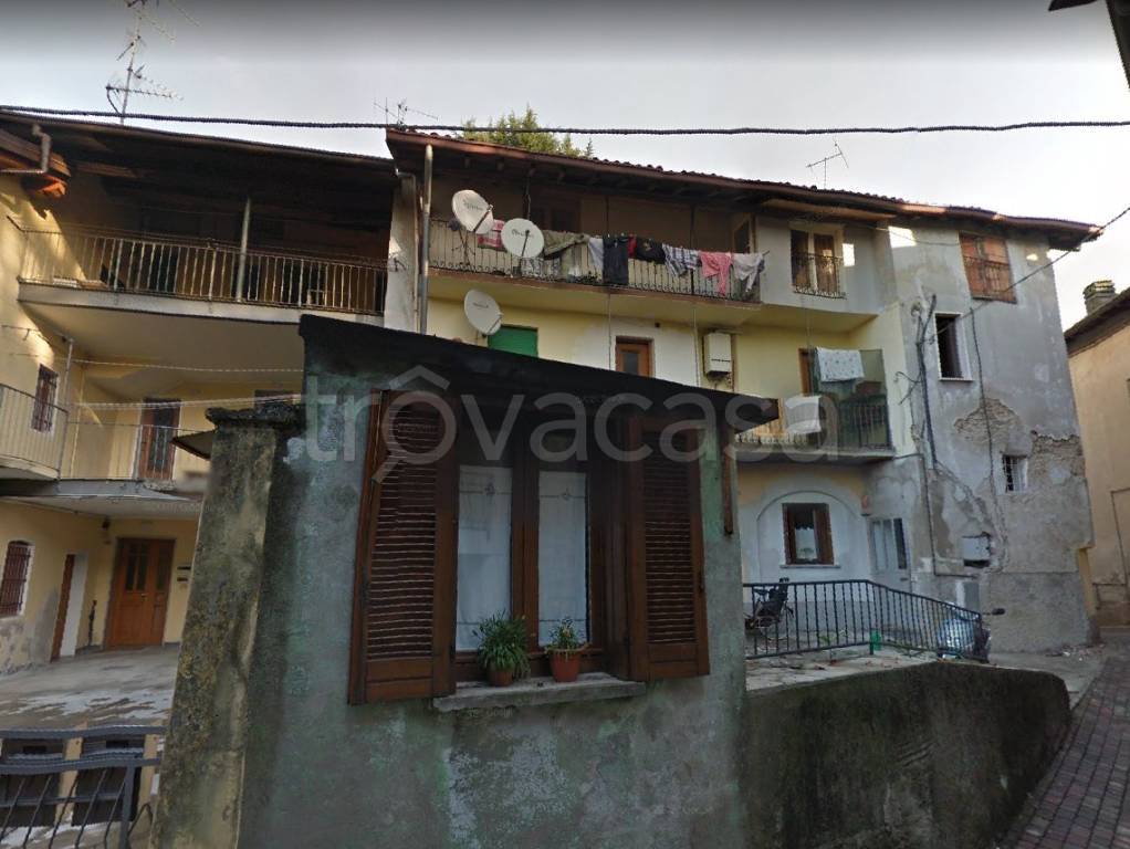 Appartamento all'asta a Garbagnate Monastero via dei Fiori, 25