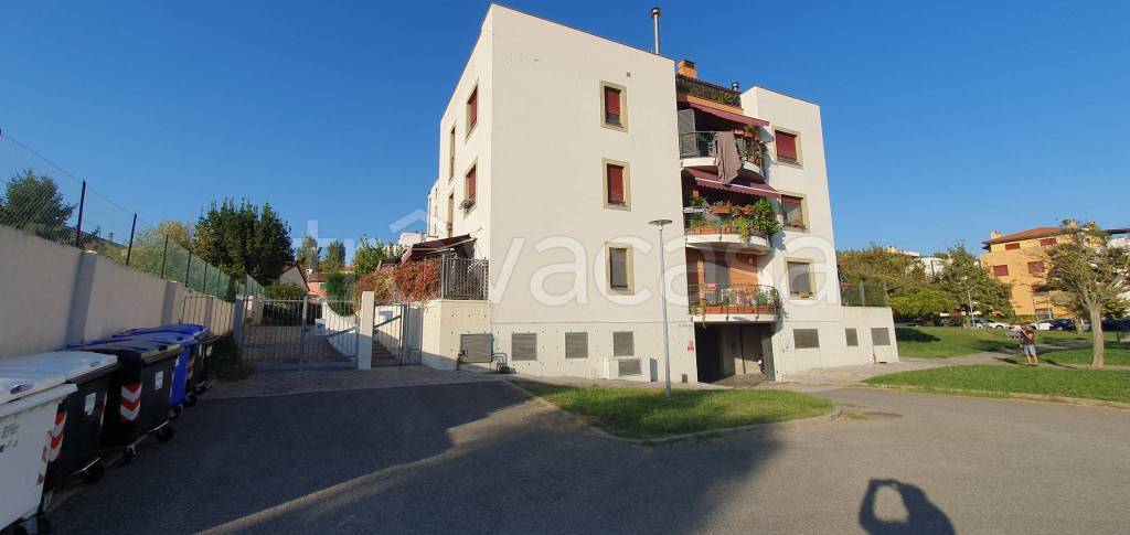 Appartamento in vendita a Pisa via Francesco Lavaggi, 8