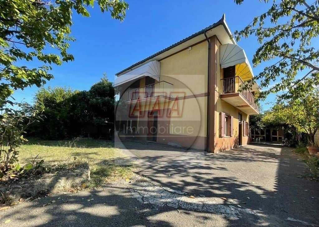Villa in vendita ad Arezzo via Eugenio Montale