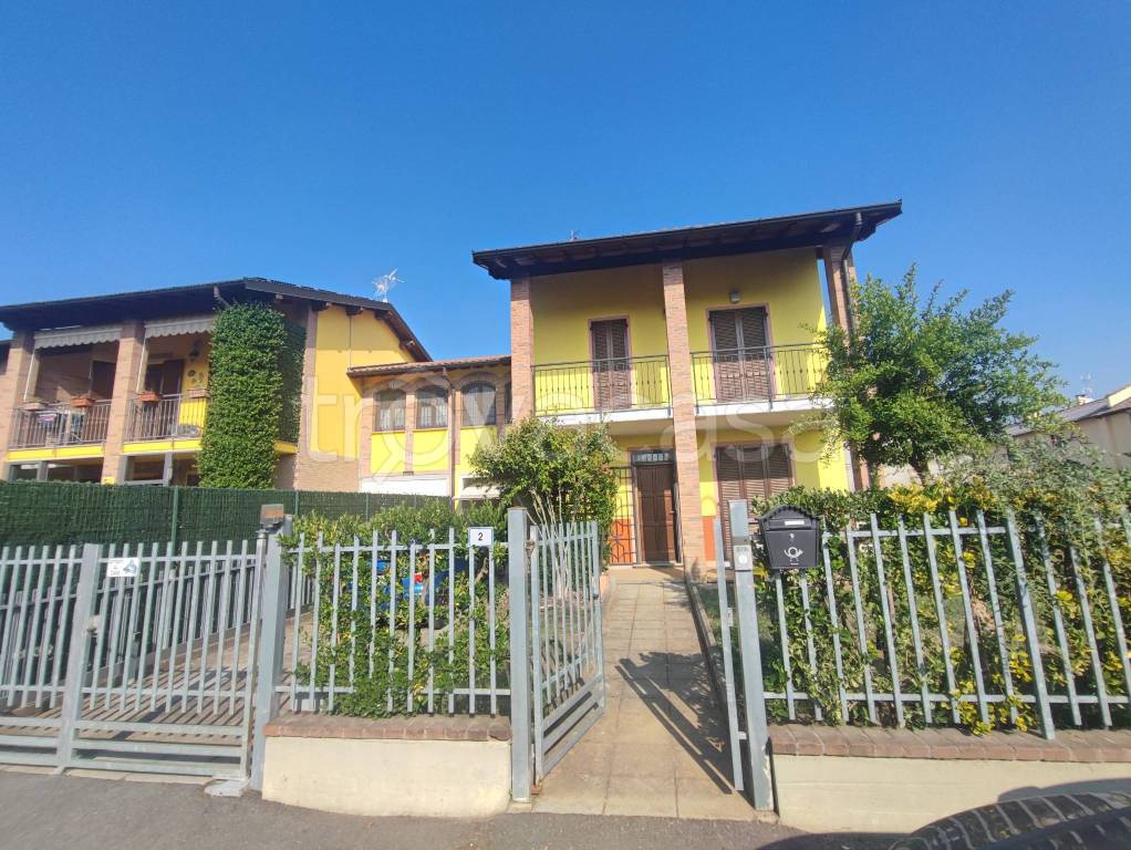 Villa in vendita a Roncaro via dell'Aia