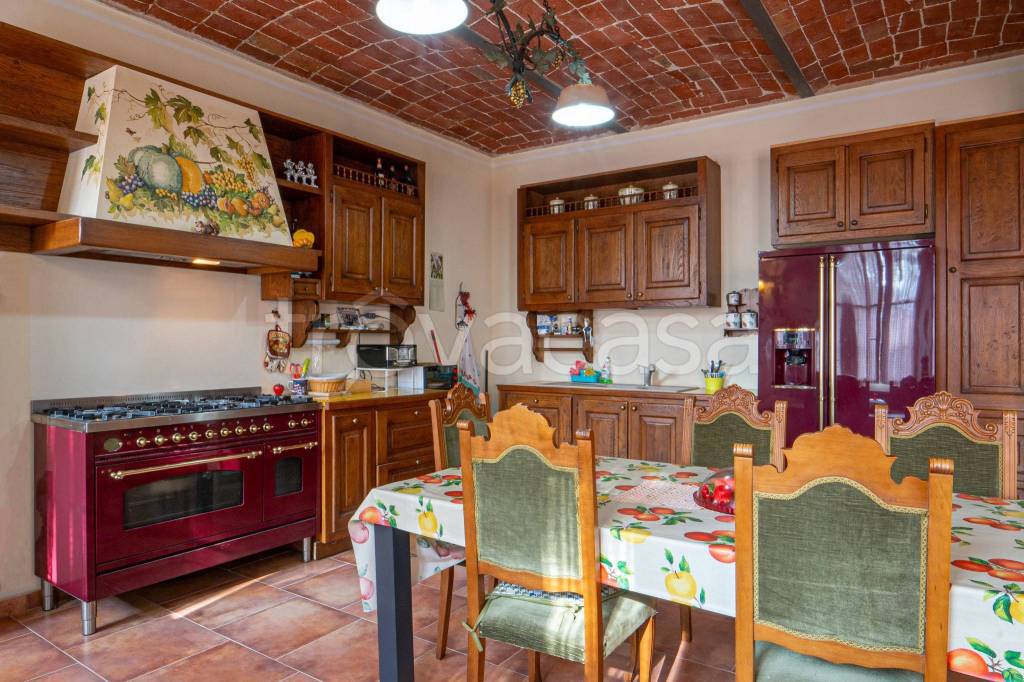 Cascina in vendita ad Asti frazione Castiglione