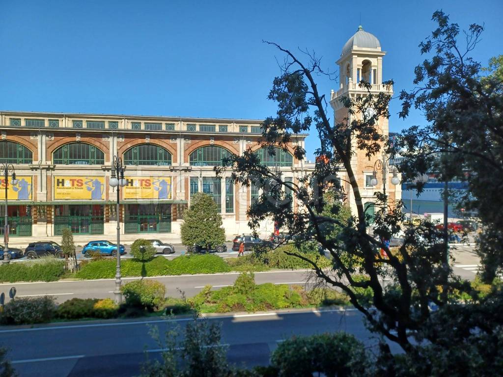 Appartamento in vendita a Trieste riva Nazario Sauro, 18