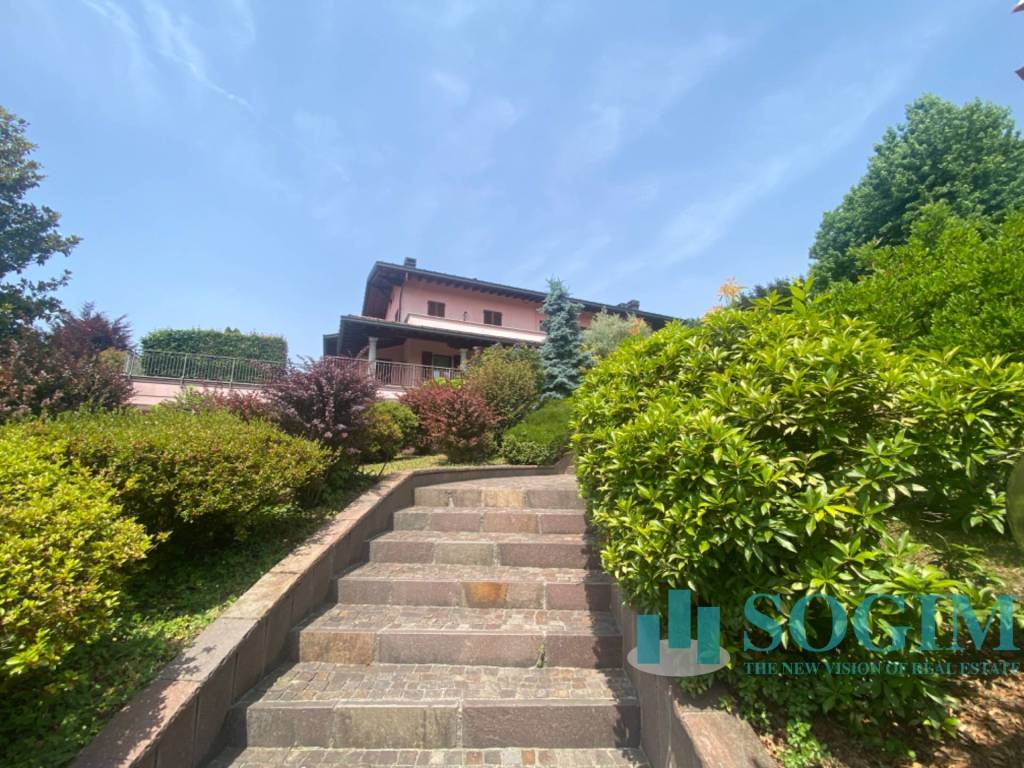 Villa in vendita a Cantù via Danubio