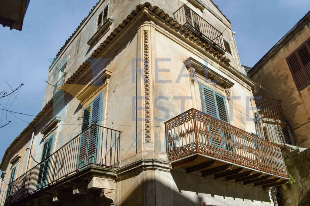 Intero Stabile in vendita a Modica corso Umberto I