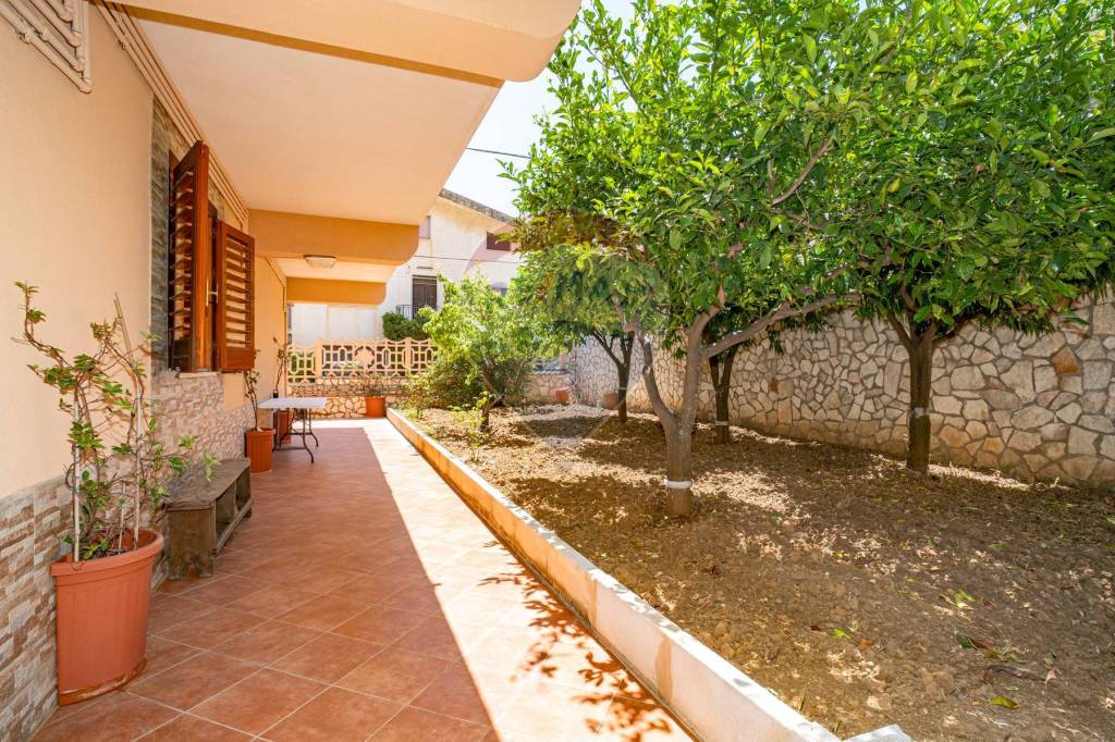 Appartamento in vendita a Mirabella Imbaccari via Giuseppe Fava, 12