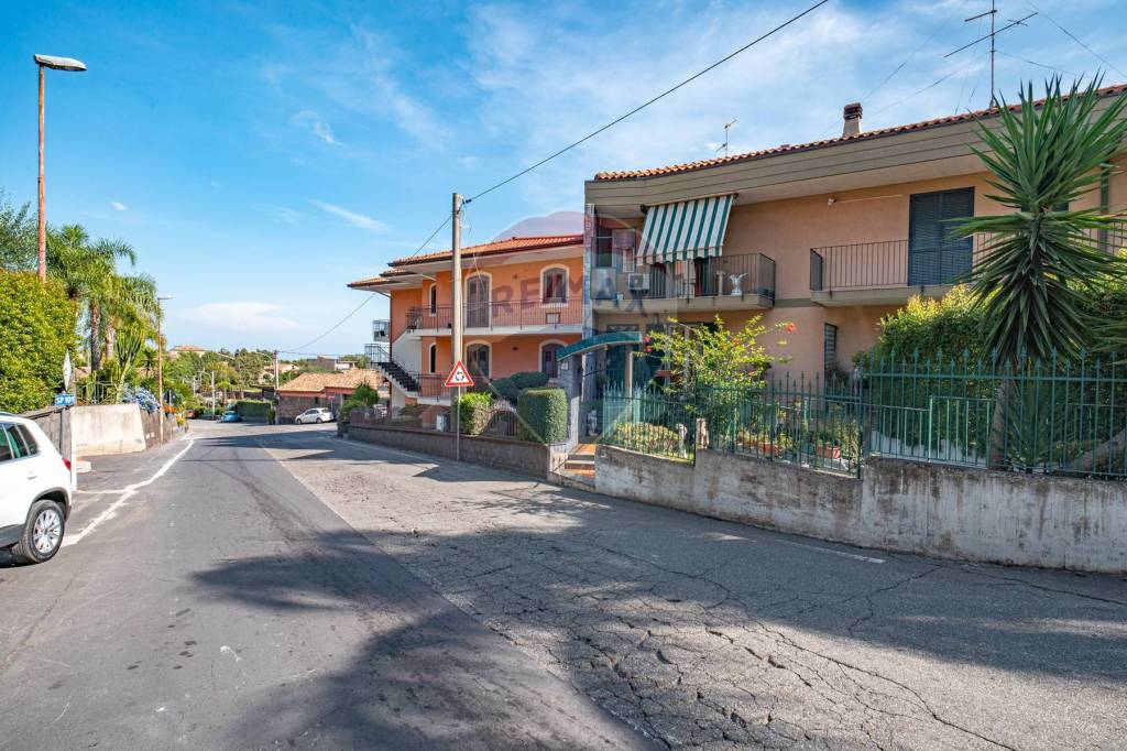 Villa a Schiera in vendita ad Acireale via Timone Zaccanazzo, 8
