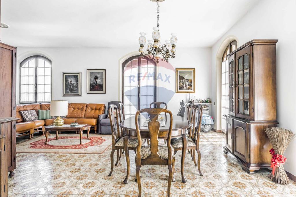 Villa in vendita a Biandronno via Rossini, 4