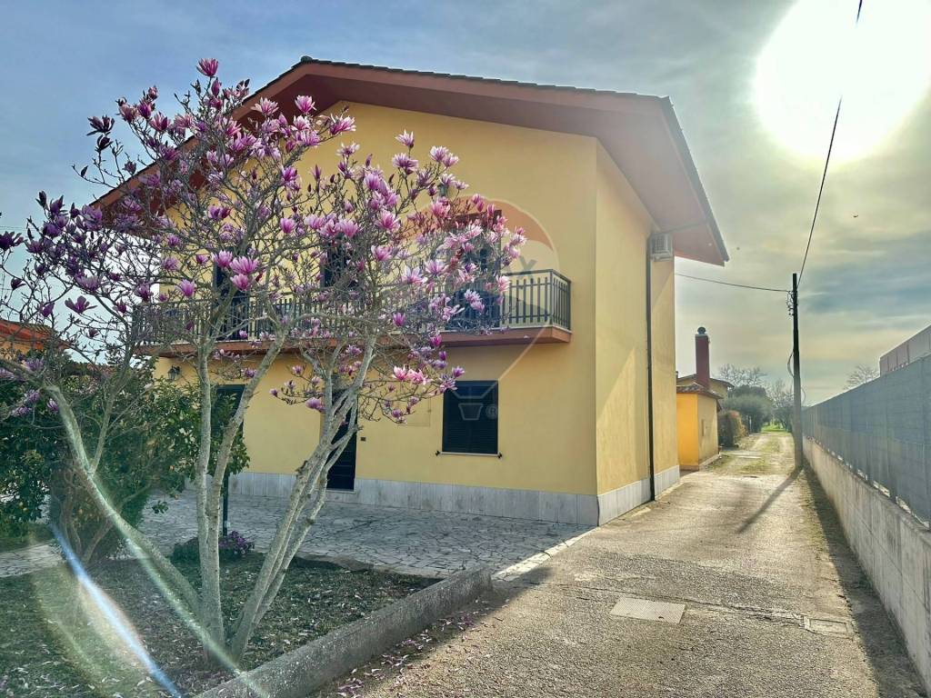 Appartamento in vendita ad Aprilia via Carano, 6A