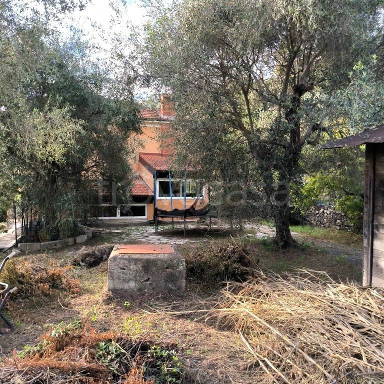 Villa in vendita a Imperia strada dei Francesi