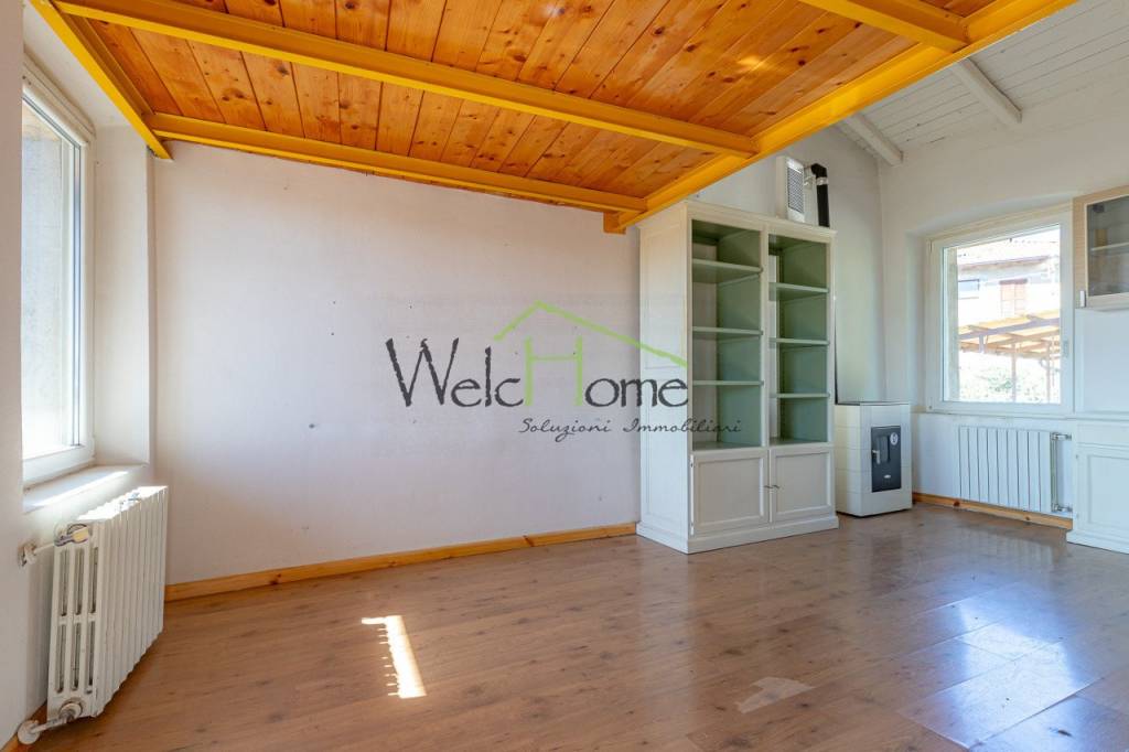 Appartamento in vendita a Inverigo via Lambro, 1