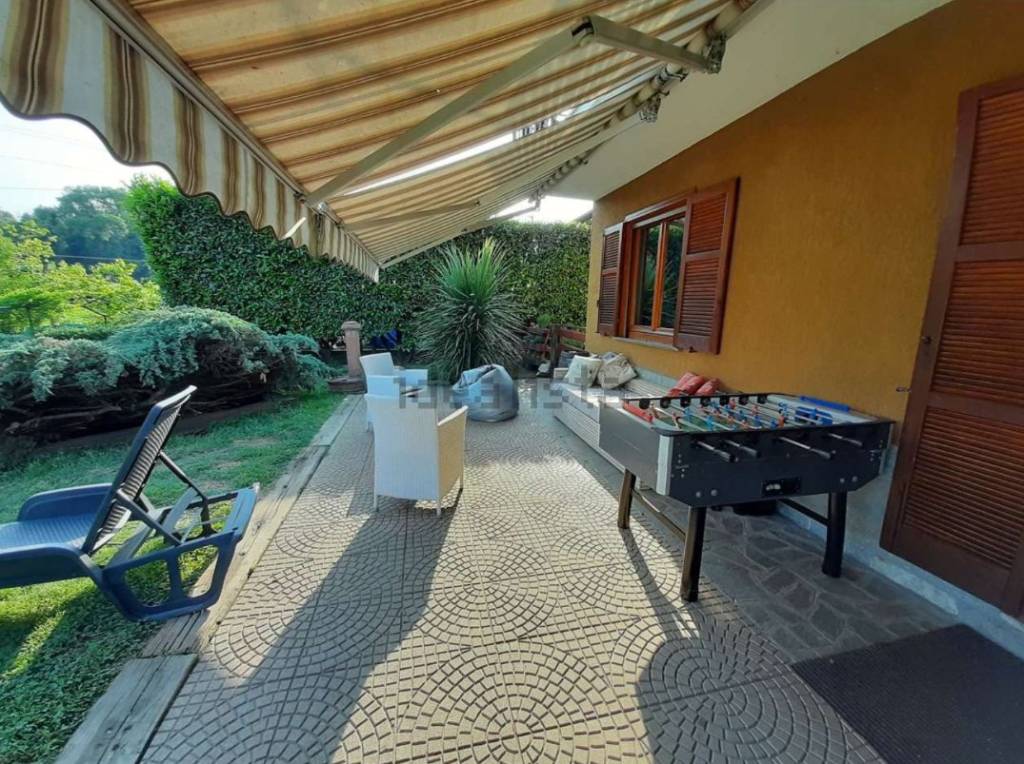 Villa in vendita a Biandronno via Pietro Nenni