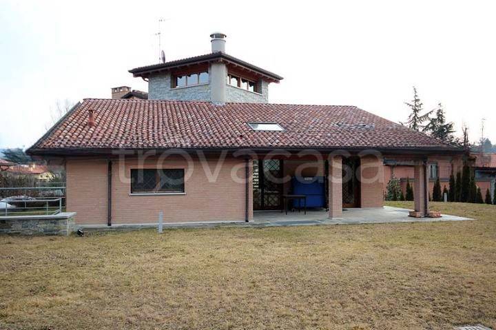 Villa in vendita a Merate via Monte Grappa, 30