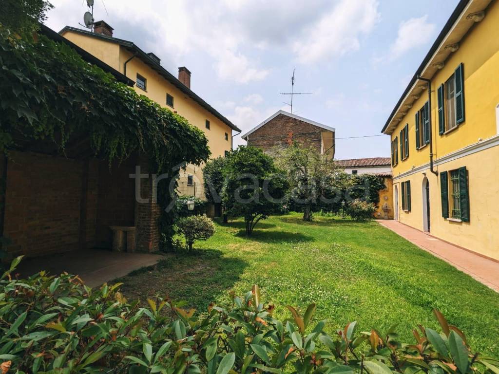 Colonica in vendita a Parona via Lorenzo Toma, 29