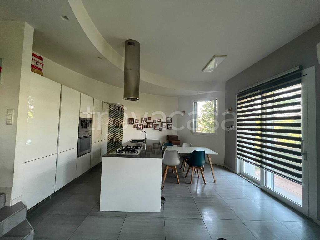 Appartamento in in vendita da privato a Bonate Sotto via Giuseppe Garibaldi, 0