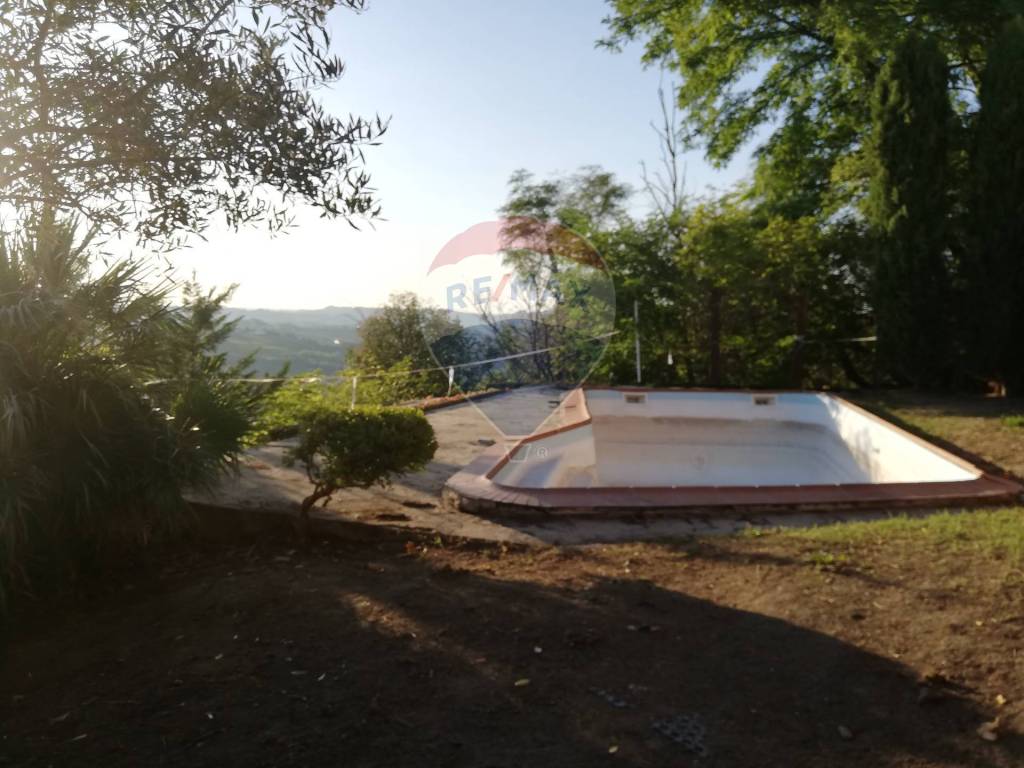 Casa Indipendente in vendita a Canelli via Dei caduti, 6