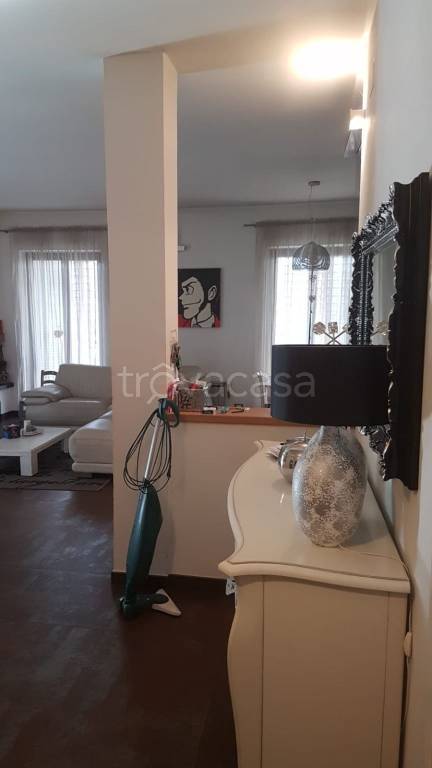 Appartamento in vendita a Fara in Sabina via Pietro Micca