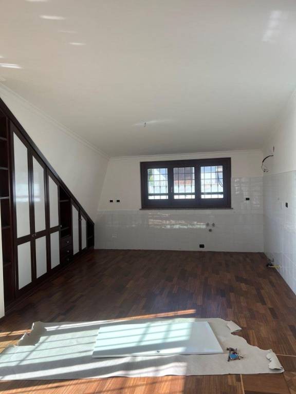 Villa Bifamiliare in vendita a Frosinone viale America Latina