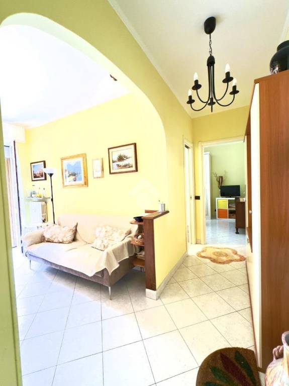 Appartamento in vendita ad Abbadia Lariana via allAsilo, 13