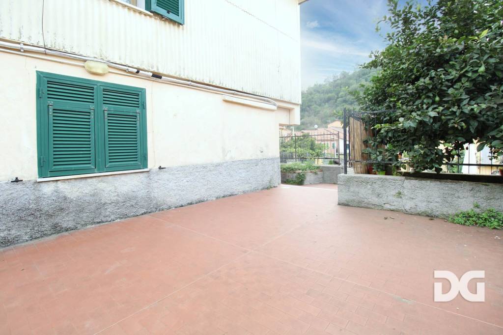 Villa in vendita a Vado Ligure via Fra' Jacopo Berlingeri