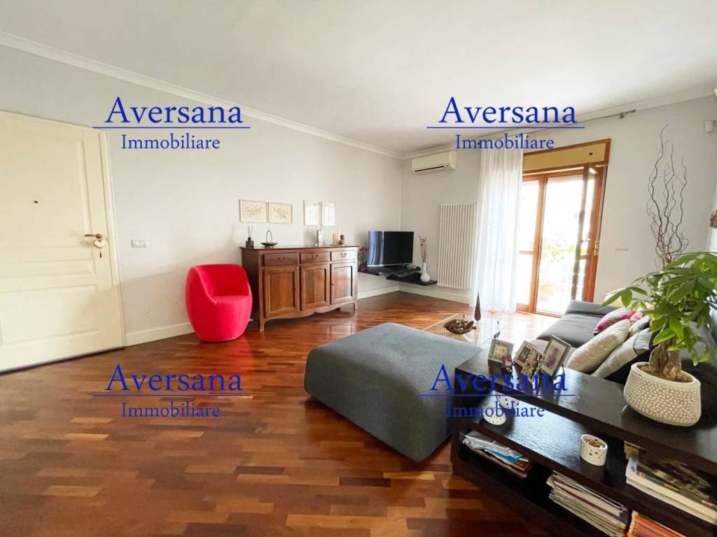 Appartamento in vendita a Giugliano in Campania via Eduardo De Filippo