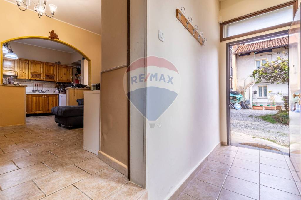 Casa Indipendente in vendita a Casapinta frazione Campalvero, 15