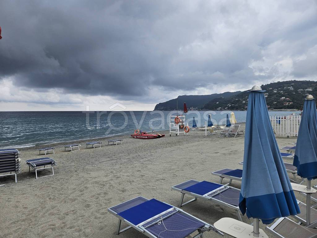 Appartamento in vendita a Celle Ligure via Santi Giacomo e Filippo, 2