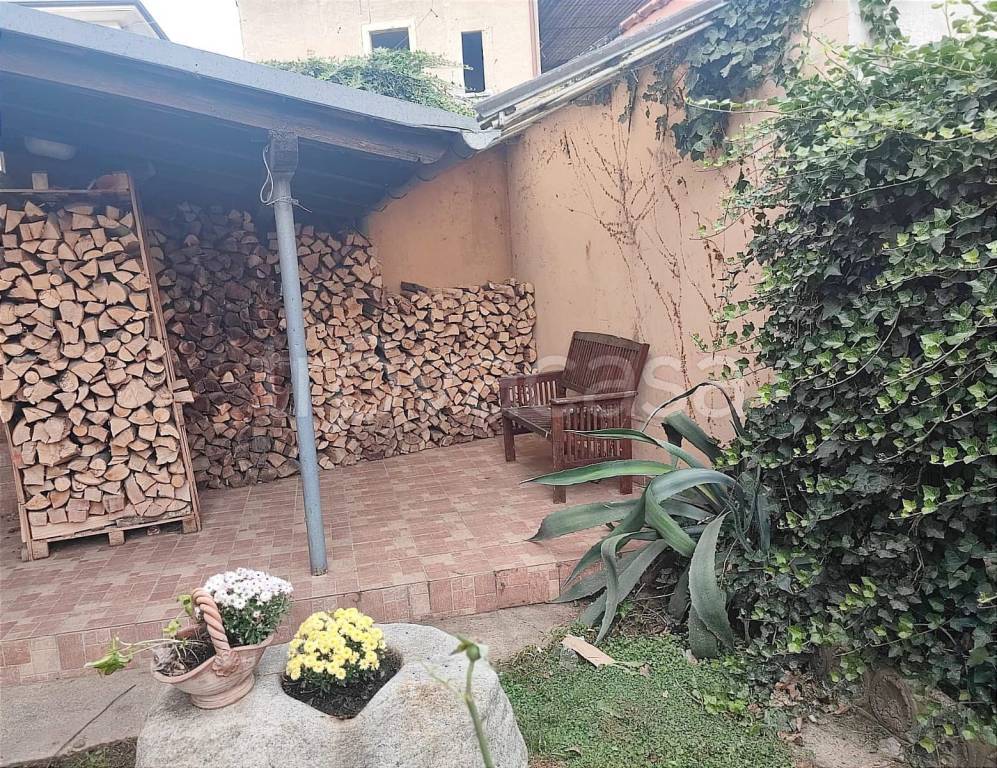 Villa in in vendita da privato a Gazzada Schianno piazza Dottor Ludovico Necchi, 2