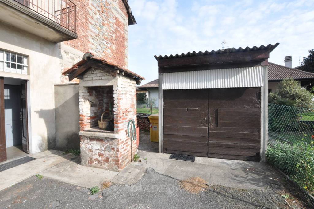 Villa in vendita a Besnate via Libertà