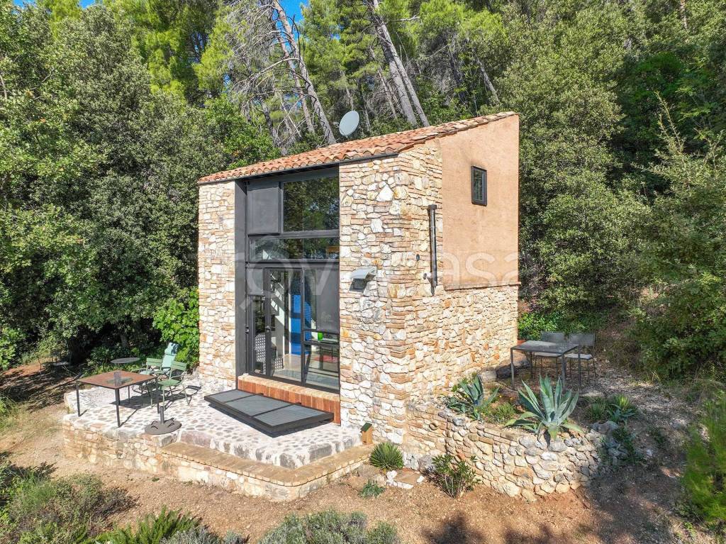 Casa Indipendente in vendita a Campello sul Clitunno via del Mulino