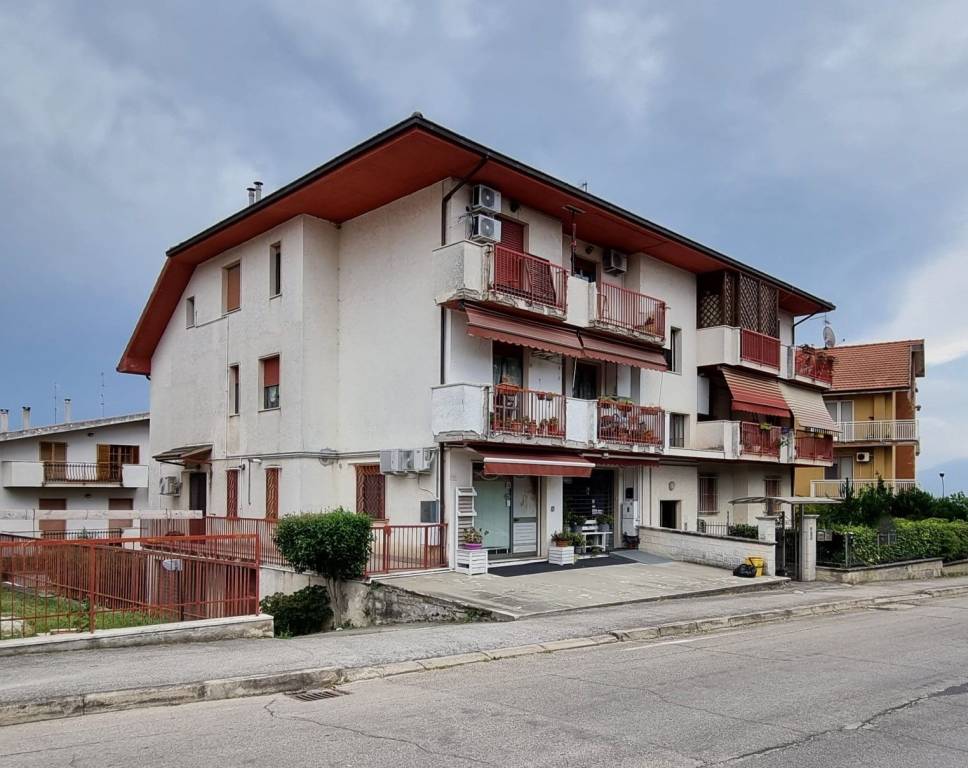 Appartamento in vendita a Loreto Aprutino contrada Paterno, 49