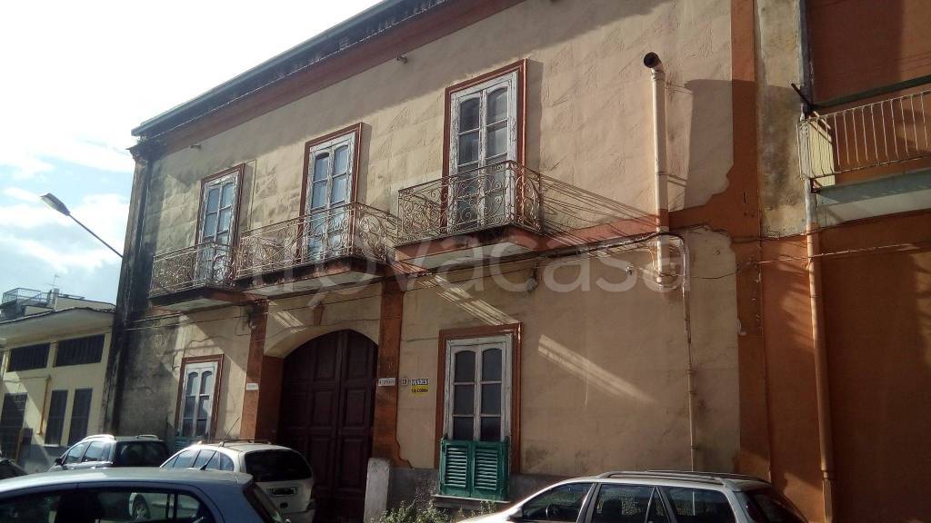 Intero Stabile in in vendita da privato ad Afragola corso Enrico De Nicola