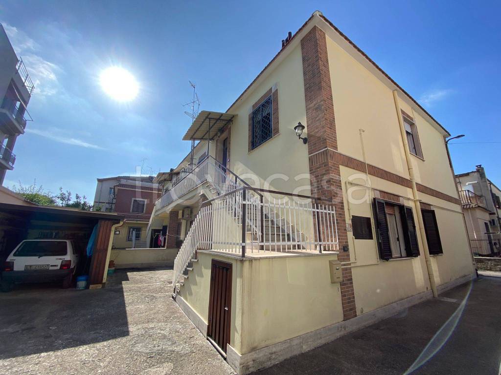 Appartamento in vendita ad Aprilia via dei Villini, 7