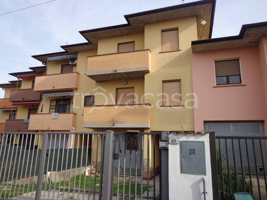 Casa Indipendente in vendita a Cappella Cantone via del Molini, 25