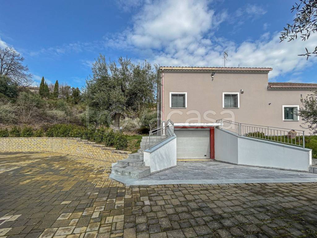 Villa in vendita a Cingoli