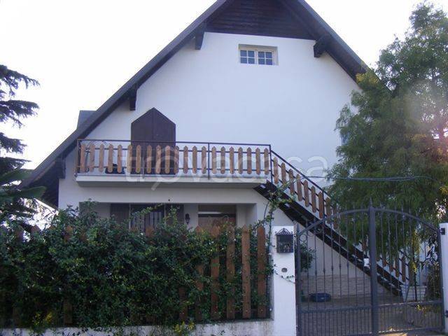 Villa in in vendita da privato a Serramazzoni strada Provinciale di Serramazzoni