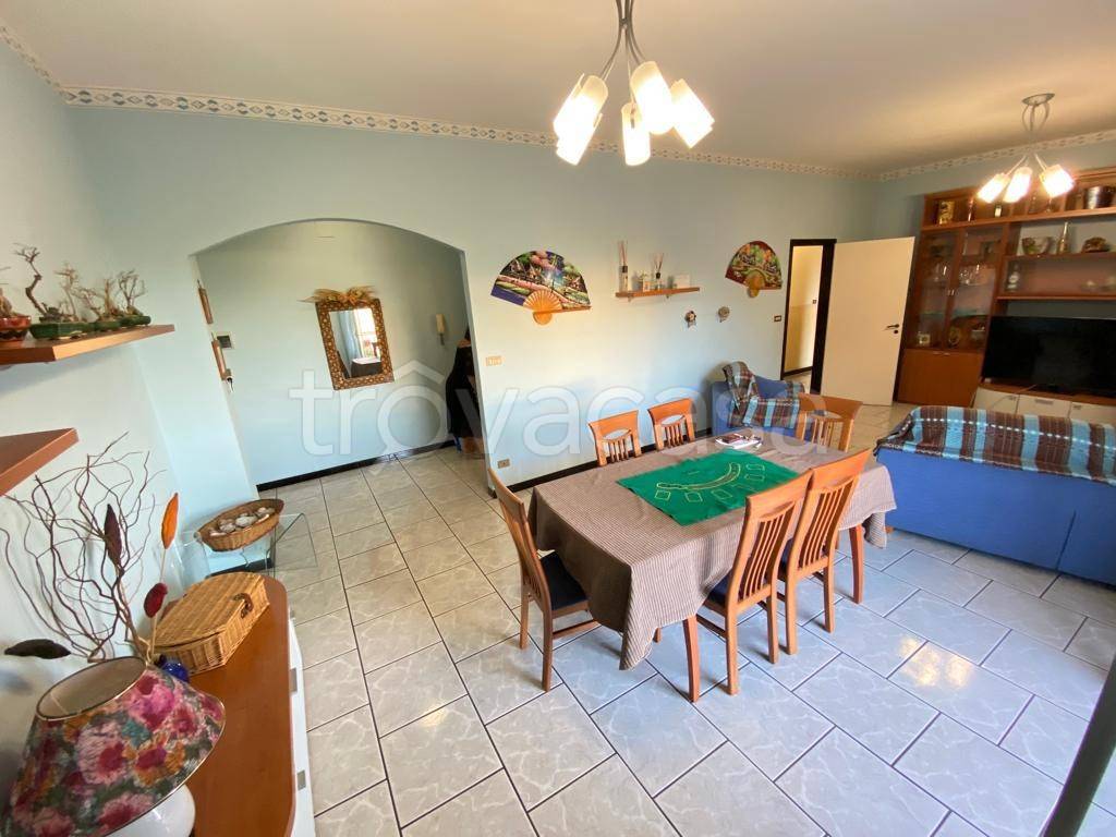 Appartamento in vendita ad Aci Catena via Benedetto Croce, 117