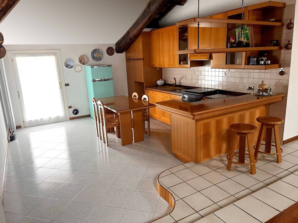 Mansarda in in vendita da privato a Santorso via Marzari, 9