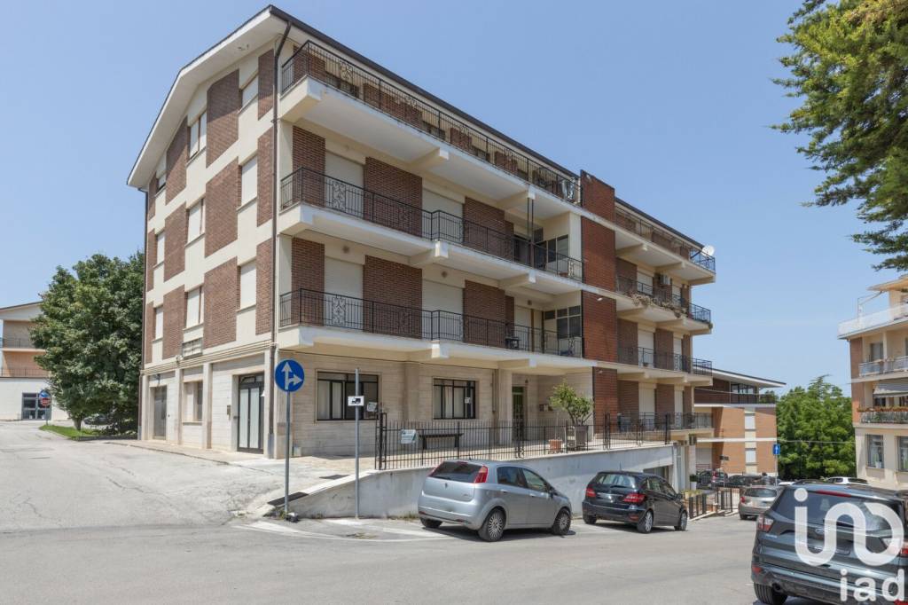 Appartamento in vendita a Montegranaro piazza cavour, 3